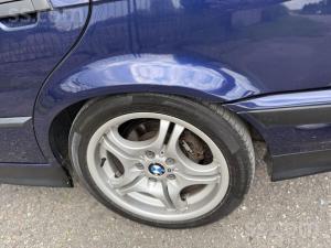 Zils BMW 320 1998 Dobele, ar dzinēja tilpumu 1.80 L un nobraukumu 220 tūkst. km par 4000 €, foto 24 vietnē AUTOMOTO.COM.LV