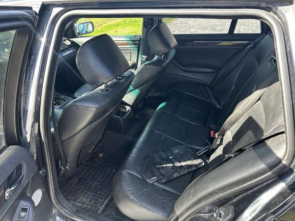 Zils BMW 320 2002 Pakruojis, ar dzinēja tilpumu 2.00 L un nobraukumu 433 tūkst. km par 1000 €, foto 10 vietnē AUTOMOTO.COM.LV