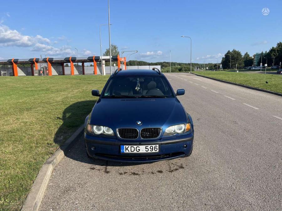 Blue BMW 320 2002 in Utena, with an engine capacity of 2.00 L and mileage of 297 thousand km for 2000 €, photo 1 on AUTOMOTO.COM.LV