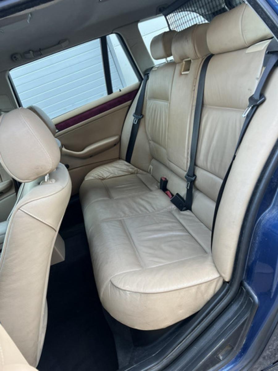 Zils BMW 320 2002 Narva, ar dzinēja tilpumu 2.00 L un nobraukumu 295 tūkst. km par 1999 €, foto 11 vietnē AUTOMOTO.COM.LV