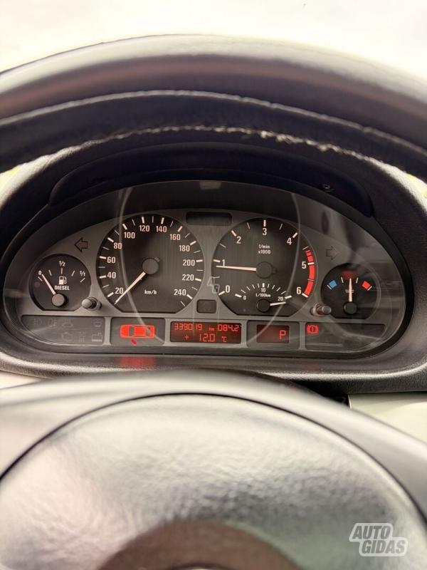 Zils BMW 320 2002 Panevēža, ar dzinēja tilpumu 2.00 L un nobraukumu 339 tūkst. km par 1300 €, foto 9 vietnē AUTOMOTO.COM.LV