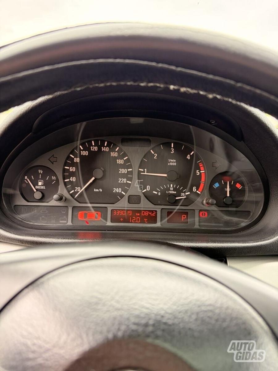 Zils BMW 320 2002 Panevēža, ar dzinēja tilpumu 2.00 L un nobraukumu 339 tūkst. km par 1300 €, foto 9 vietnē AUTOMOTO.COM.LV
