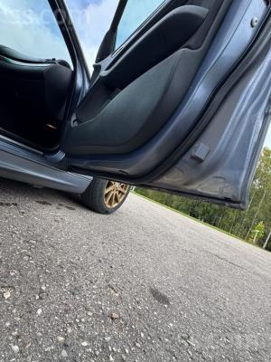 Zils BMW 320 2002 Cēsis, ar dzinēja tilpumu 2.20 L un nobraukumu 305 tūkst. km par 2750 €, foto 7 vietnē AUTOMOTO.COM.LV