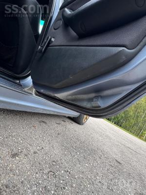 Zils BMW 320 2002 Cēsis, ar dzinēja tilpumu 2.20 L un nobraukumu 305 tūkst. km par 2750 €, foto 8 vietnē AUTOMOTO.COM.LV