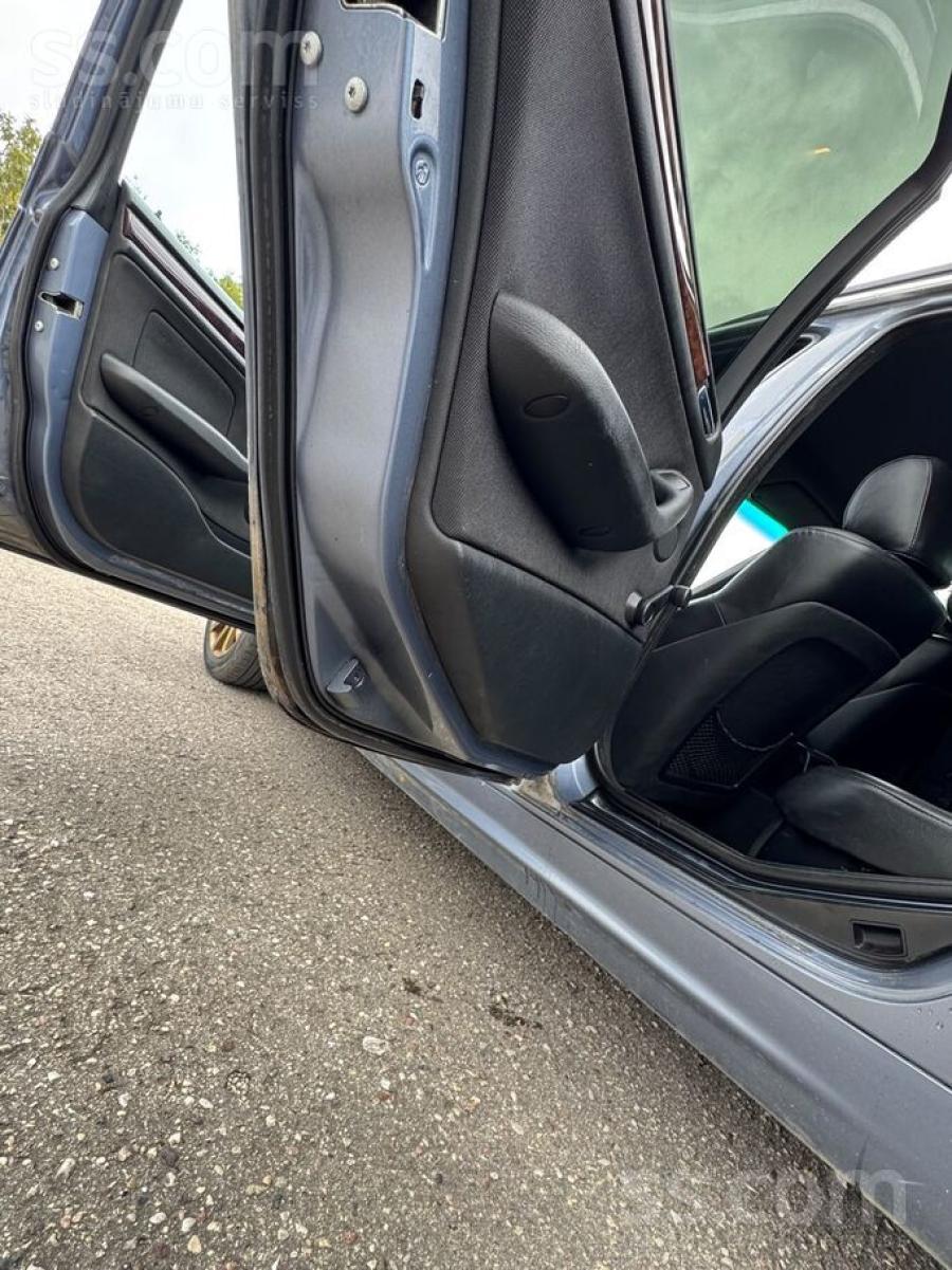 Zils BMW 320 2002 Cēsis, ar dzinēja tilpumu 2.20 L un nobraukumu 305 tūkst. km par 2750 €, foto 9 vietnē AUTOMOTO.COM.LV