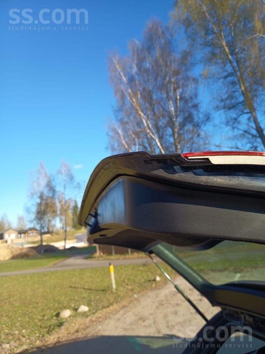 Blue BMW 320 2003 in Riga, with an engine capacity of 2.00 L and mileage of 454 thousand km for 1800 €, photo 6 on AUTOMOTO.COM.LV