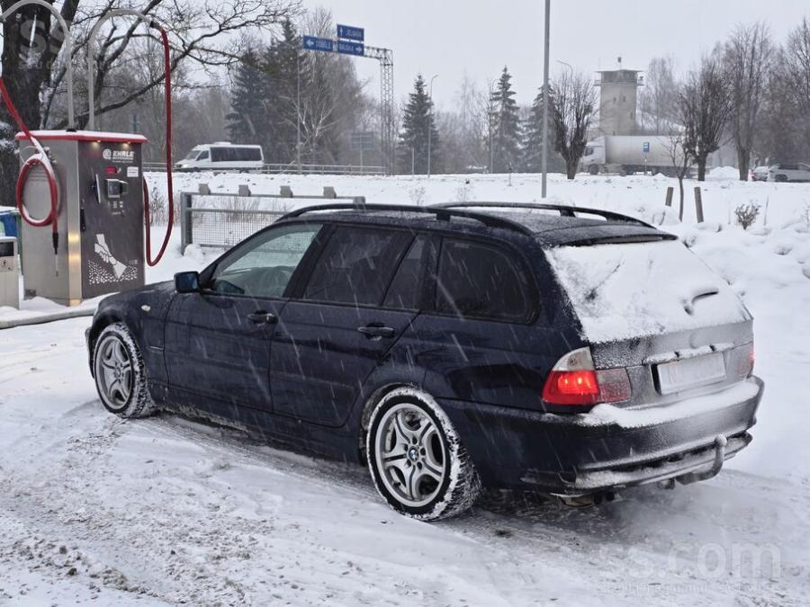 Blue BMW 320 2004 in Jelgava, with an engine capacity of 2.00 L and mileage of 390 thousand km for 2000 €, photo 5 on AUTOMOTO.COM.LV