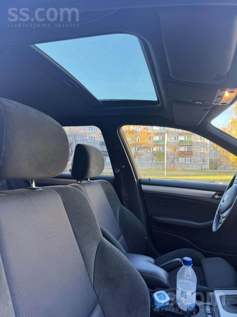 Zils BMW 320 2004 Daugavpils, ar dzinēja tilpumu 2.00 L un nobraukumu 348 tūkst. km par 3750 €, foto 12 vietnē AUTOMOTO.COM.LV