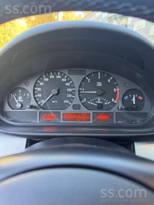 Zils BMW 320 2004 Daugavpils, ar dzinēja tilpumu 2.00 L un nobraukumu 348 tūkst. km par 3750 €, foto 18 vietnē AUTOMOTO.COM.LV
