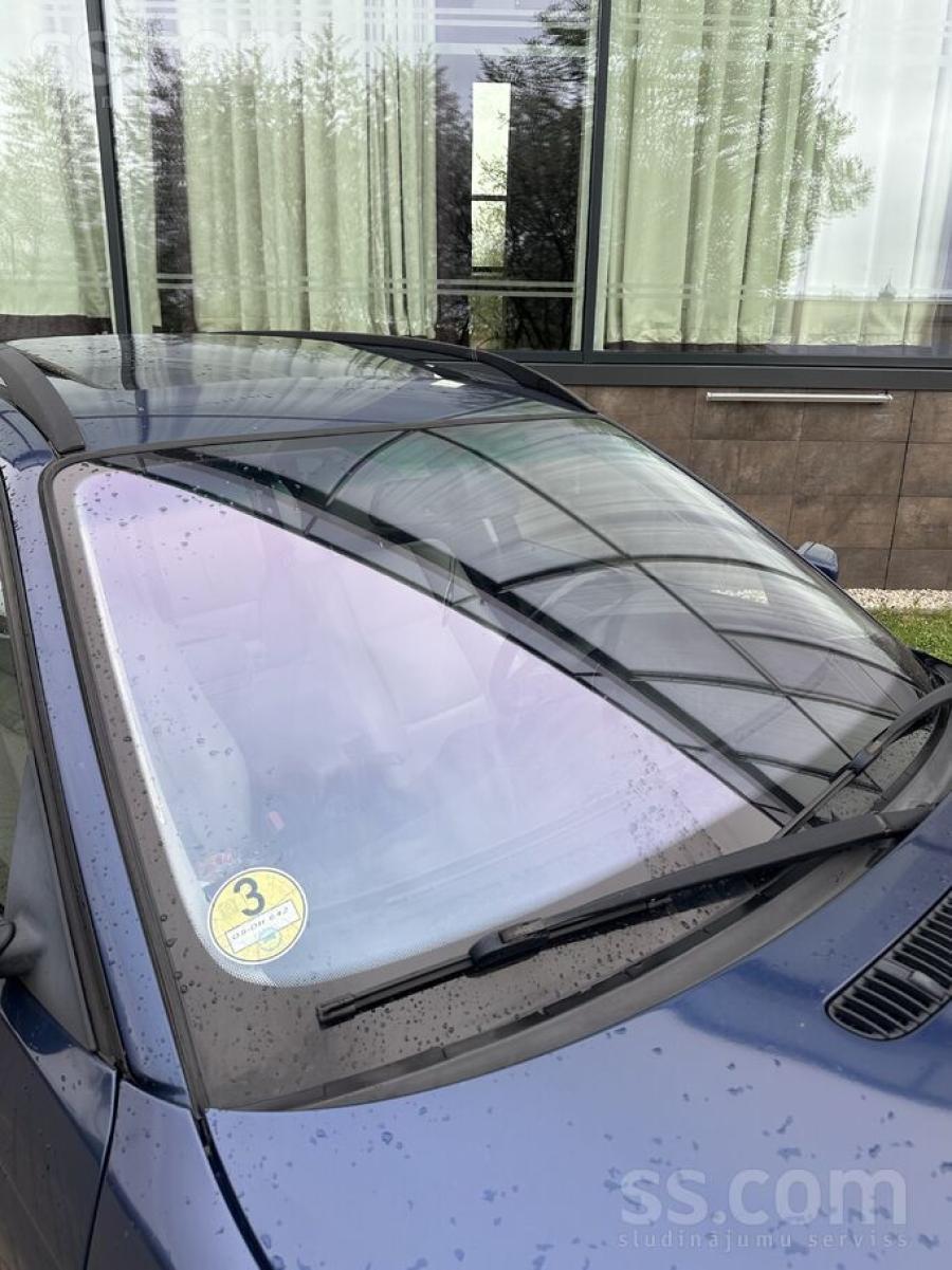 Blue BMW 320 2004 in Balvi, with an engine capacity of 2.00 L and mileage of 371 thousand km for 2650 €, photo 8 on AUTOMOTO.COM.LV