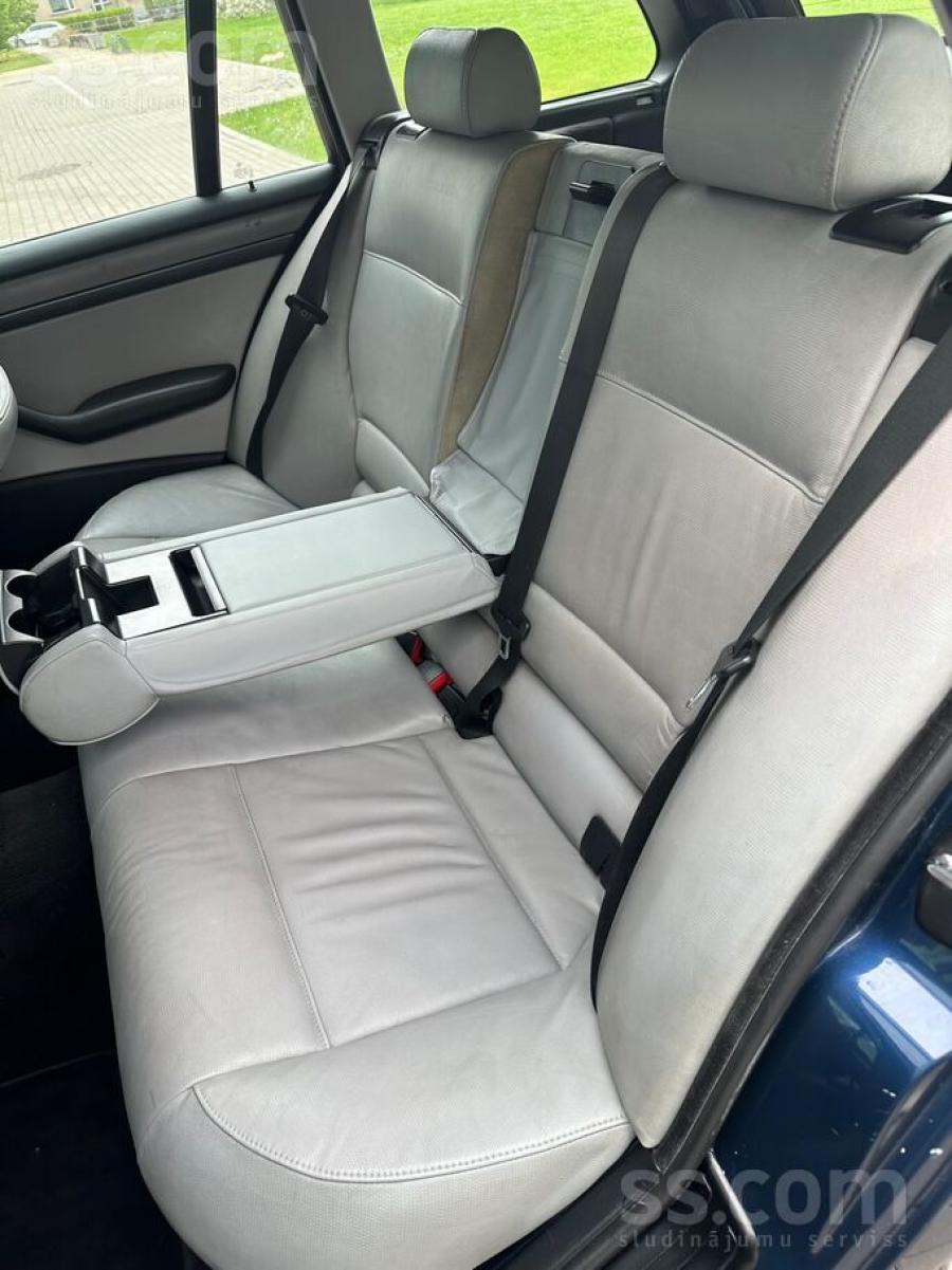 Blue BMW 320 2004 in Balvi, with an engine capacity of 2.00 L and mileage of 371 thousand km for 2650 €, photo 15 on AUTOMOTO.COM.LV
