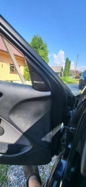 Blue BMW 320 2004 in Plunge, with an engine capacity of 2.00 L and mileage of 300 thousand km for 1555 €, photo 11 on AUTOMOTO.COM.LV