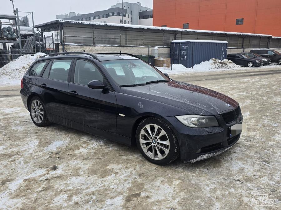 Blue BMW 320 2005 in Vilnius, with an engine capacity of 2.00 L and mileage of 435 thousand km for 1800 €, photo 1 on AUTOMOTO.COM.LV