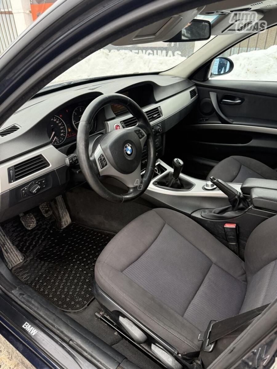 Zils BMW 320 2005 Panevēža, ar dzinēja tilpumu 2.00 L un nobraukumu 357 tūkst. km par 2700 €, foto 7 vietnē AUTOMOTO.COM.LV