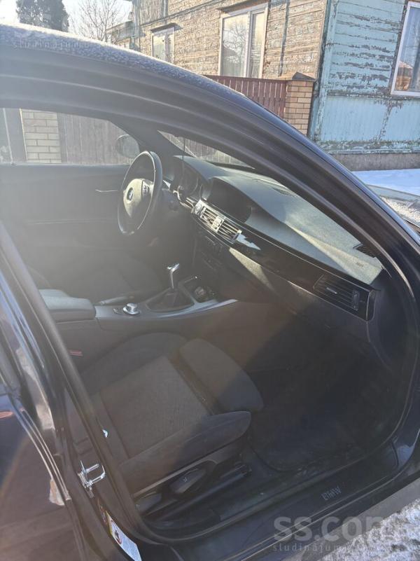 Zils BMW 320 2005 Liepāja, ar dzinēja tilpumu 2.00 L un nobraukumu 370 tūkst. km par 4200 €, foto 9 vietnē AUTOMOTO.COM.LV