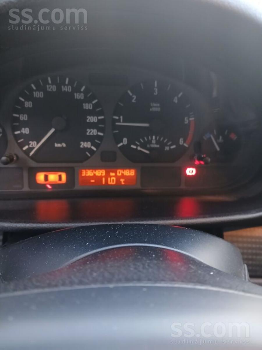 Zils BMW 320 2005 Daugavpils, ar dzinēja tilpumu 2.00 L un nobraukumu 336 tūkst. km par 2200 €, foto 8 vietnē AUTOMOTO.COM.LV