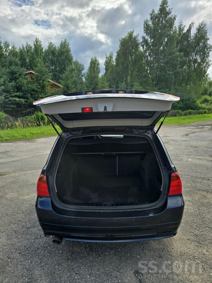 Blue BMW 320 2005 in Jelgava, with an engine capacity of 2.00 L and mileage of 321 thousand km for 4290 €, photo 8 on AUTOMOTO.COM.LV
