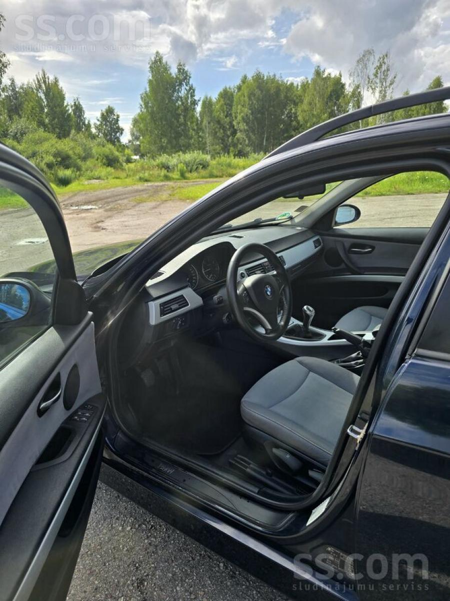 Blue BMW 320 2005 in Jelgava, with an engine capacity of 2.00 L and mileage of 321 thousand km for 4290 €, photo 9 on AUTOMOTO.COM.LV