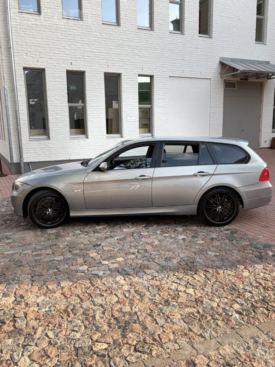 Zils BMW 320 2005 Kuldīga, ar dzinēja tilpumu 2.00 L un nobraukumu 353 tūkst. km par 2700 €, foto 11 vietnē AUTOMOTO.COM.LV