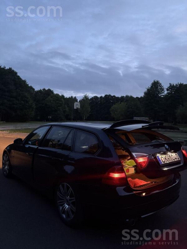 BMW 320 2005 Liepāja vietnē Zils BMW 320 2005 Liepāja, ar dzinēja tilpumu 2.00 L un nobraukumu 378 tūkst. km par 3990 €, foto 6 vietnē AUTOMOTO.COM.LV