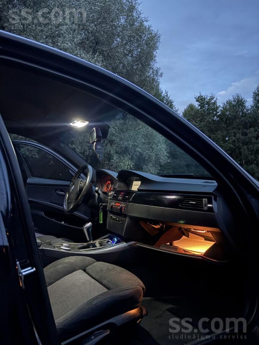 Zils BMW 320 2005 Liepāja, ar dzinēja tilpumu 2.00 L un nobraukumu 378 tūkst. km par 3990 €, foto 14 vietnē AUTOMOTO.COM.LV