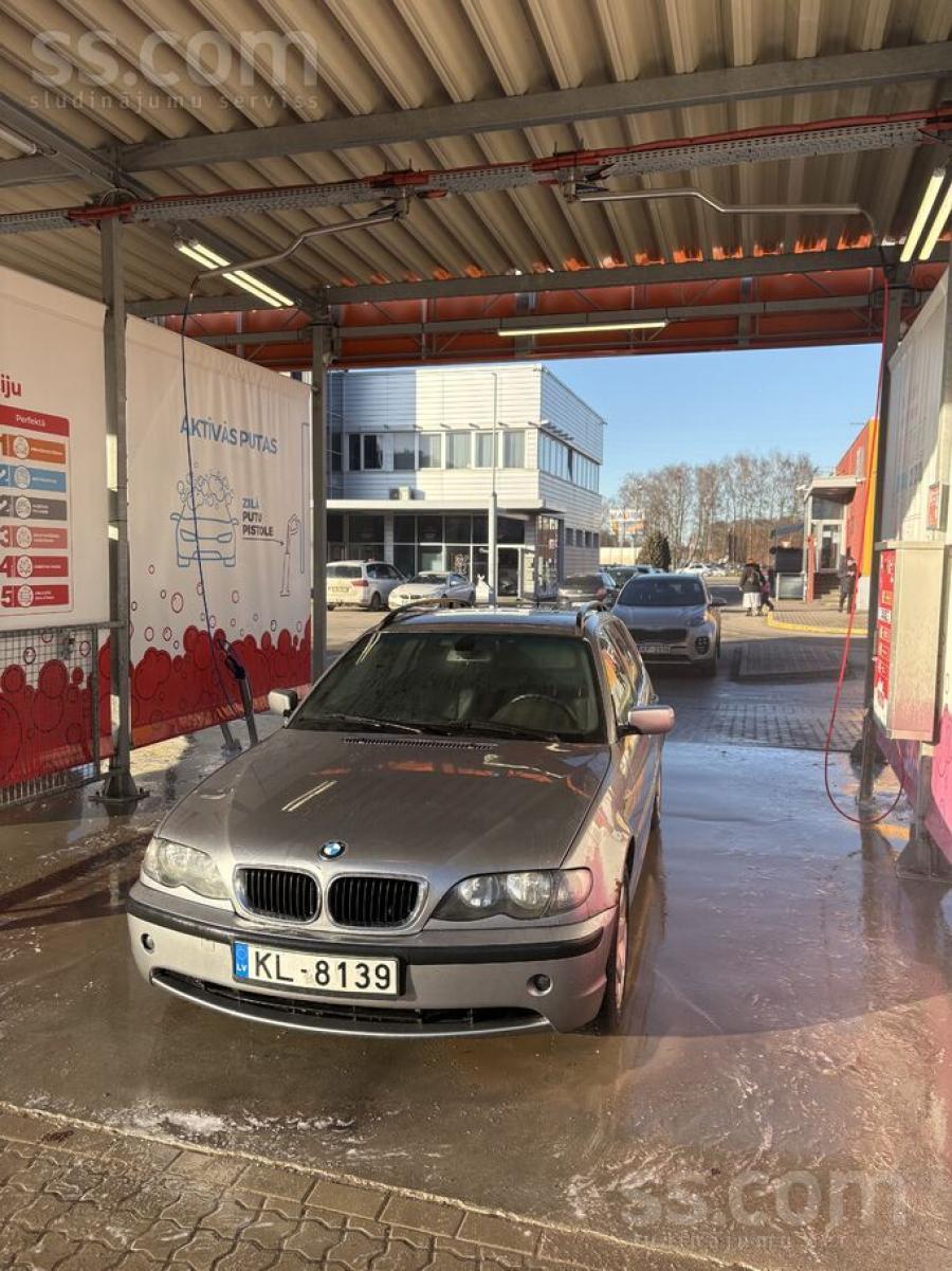Blue BMW 320 2005 in Saldus, with an engine capacity of 2.00 L and mileage of 308 thousand km for 2000 €, photo 1 on AUTOMOTO.COM.LV