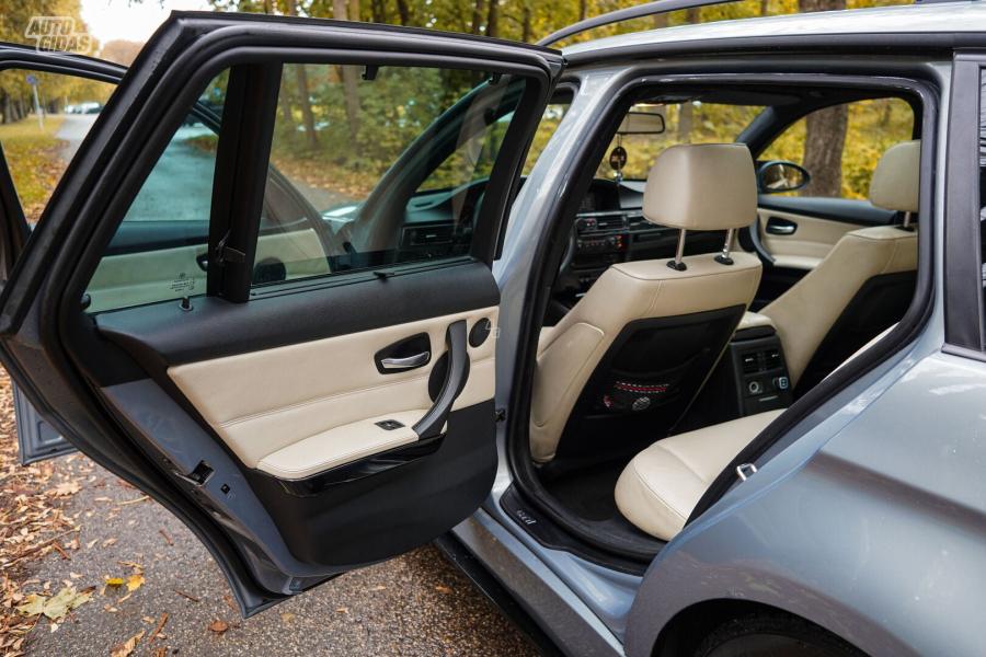 Zils BMW 320 2005 Marijampole, ar dzinēja tilpumu 2.00 L un nobraukumu 346 tūkst. km par 3750 €, foto 14 vietnē AUTOMOTO.COM.LV