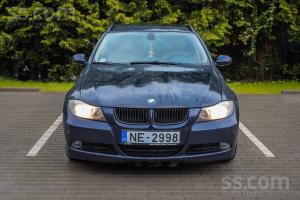 Blue BMW 320 2006 in Riga, with an engine capacity of 2.00 L and mileage of 358 thousand km for 2550 €, photo 5 on AUTOMOTO.COM.LV