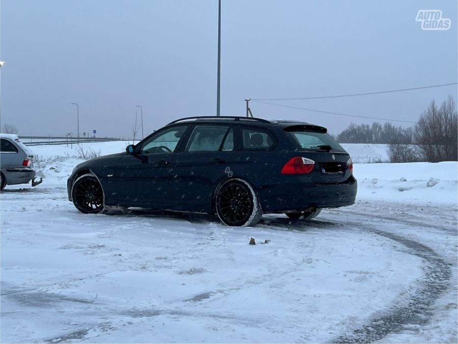 Blue BMW 320 2006 in Panevezys, with an engine capacity of 2.00 L and mileage of 284 thousand km for 2750 €, photo 3 on AUTOMOTO.COM.LV