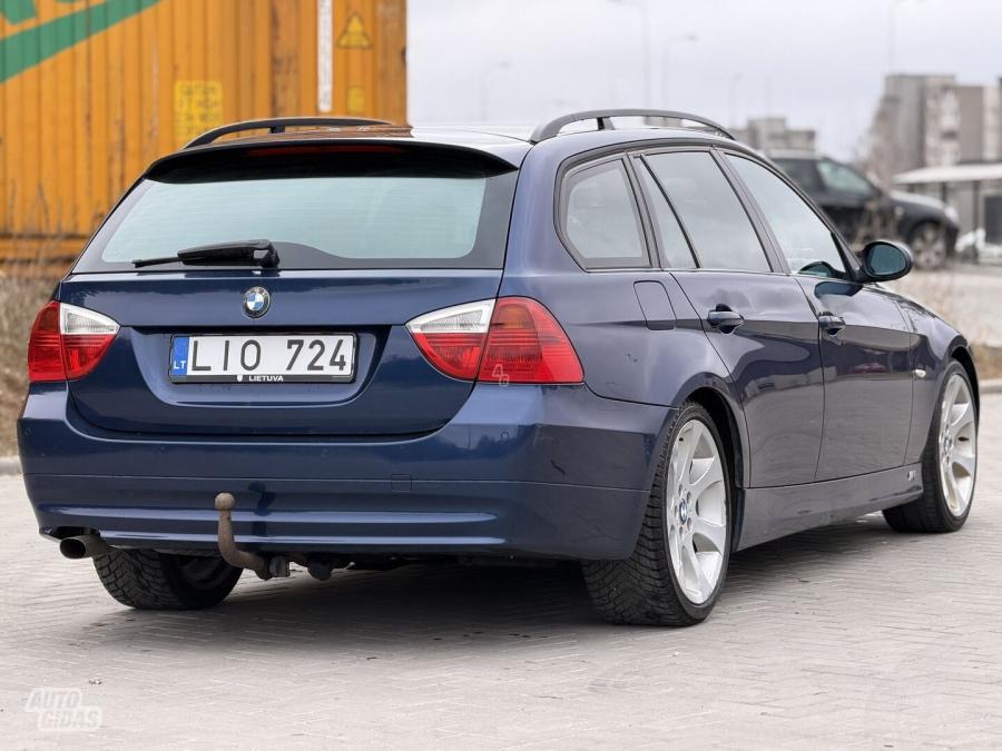 Blue BMW 320 2006 in Vilnius, with an engine capacity of 2.00 L and mileage of 282 thousand km for 2100 €, photo 7 on AUTOMOTO.COM.LV