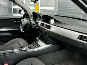 Zils BMW 320 2006 Panevēža, ar dzinēja tilpumu 2.00 L un nobraukumu 357 tūkst. km par 2490 €, foto 14 vietnē AUTOMOTO.COM.LV