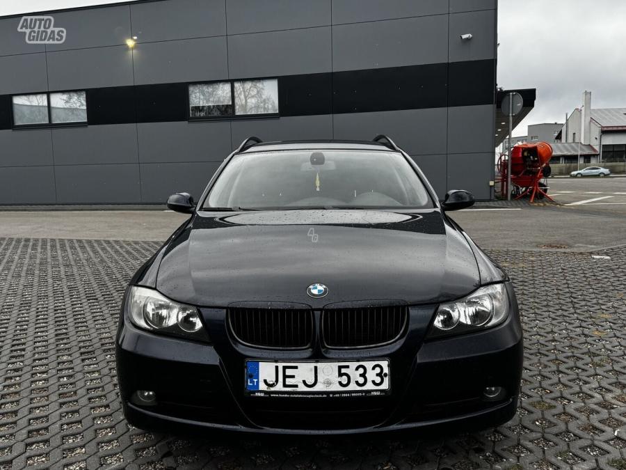 Blue BMW 320 2006 in Panevezys, with an engine capacity of 2.00 L and mileage of 359 thousand km for 2450 €, photo 4 on AUTOMOTO.COM.LV