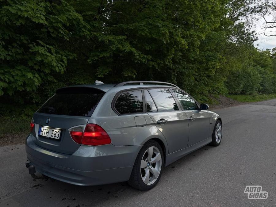 Blue BMW 320 2006 in Alytus, with an engine capacity of 2.00 L and mileage of 382 thousand km for 3450 €, photo 6 on AUTOMOTO.COM.LV