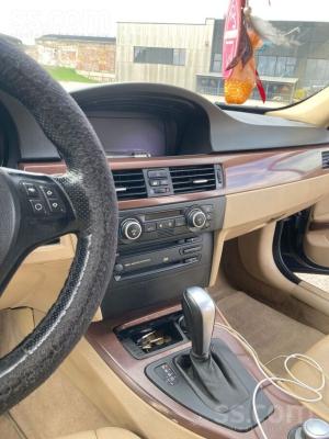 Zils BMW 320 2006 Rīga, ar dzinēja tilpumu 2.00 L un nobraukumu 374 tūkst. km par 3300 €, foto 20 vietnē AUTOMOTO.COM.LV
