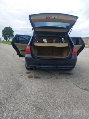 Zils BMW 320 2006 Rīga, ar dzinēja tilpumu 2.00 L un nobraukumu 374 tūkst. km par 3300 €, foto 22 vietnē AUTOMOTO.COM.LV