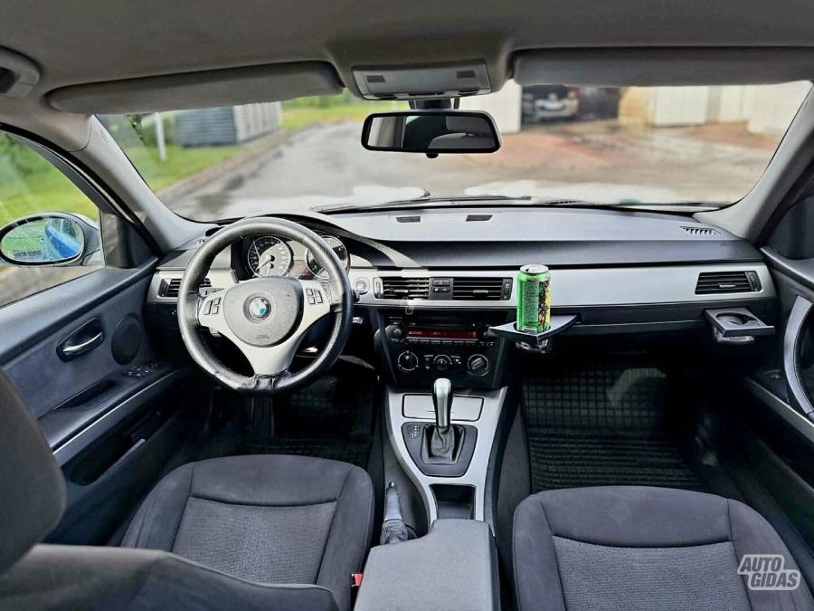 Blue BMW 320 2006 in Kaunas, with an engine capacity of 2.00 L and mileage of 367 thousand km for 2650 €, photo 15 on AUTOMOTO.COM.LV