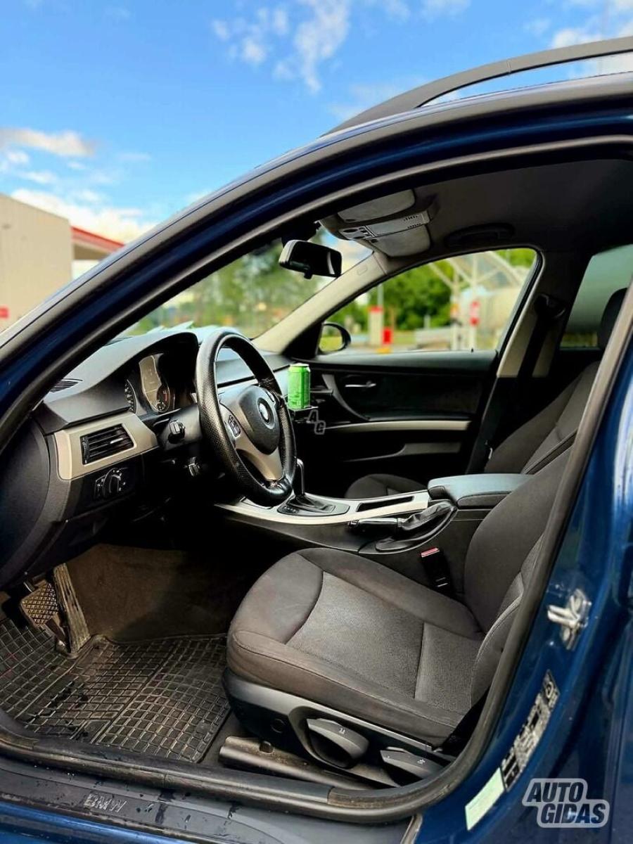 Blue BMW 320 2006 in Kaunas, with an engine capacity of 2.00 L and mileage of 367 thousand km for 2650 €, photo 17 on AUTOMOTO.COM.LV