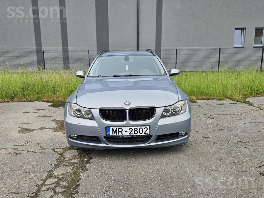 Blue BMW 320 2006 in Riga, with an engine capacity of 2.00 L and mileage of 361 thousand km for 3700 €, photo 3 on AUTOMOTO.COM.LV