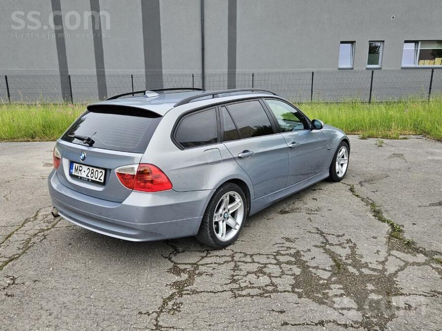 Blue BMW 320 2006 in Riga, with an engine capacity of 2.00 L and mileage of 361 thousand km for 3700 €, photo 9 on AUTOMOTO.COM.LV