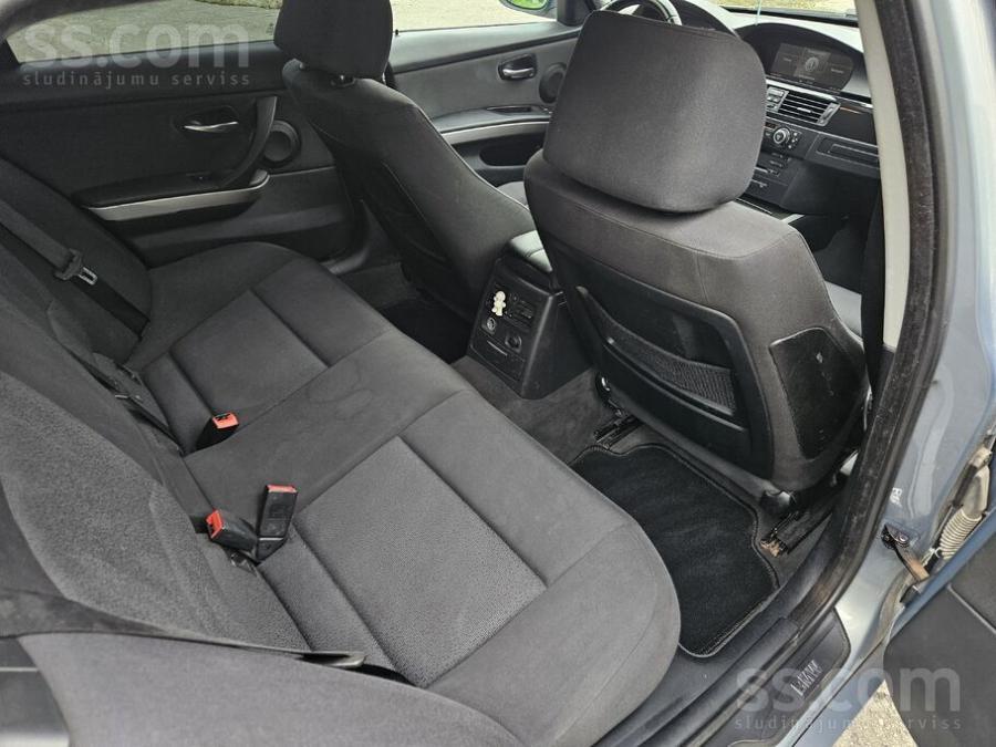Blue BMW 320 2006 in Riga, with an engine capacity of 2.00 L and mileage of 361 thousand km for 3700 €, photo 13 on AUTOMOTO.COM.LV