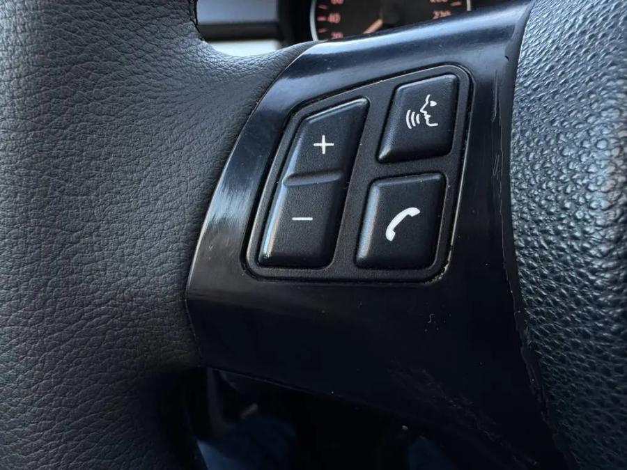Zils BMW 320 2006 Rīga, ar dzinēja tilpumu 2.00 L un nobraukumu 324 tūkst. km par 5990 €, foto 22 vietnē AUTOMOTO.COM.LV