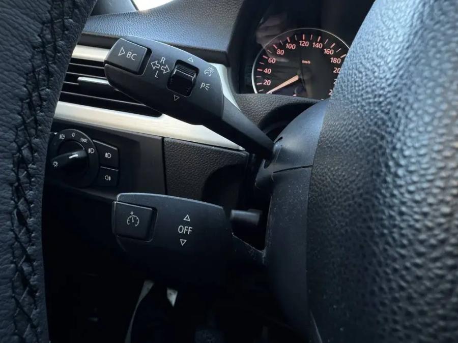 Zils BMW 320 2006 Rīga, ar dzinēja tilpumu 2.00 L un nobraukumu 324 tūkst. km par 5990 €, foto 23 vietnē AUTOMOTO.COM.LV
