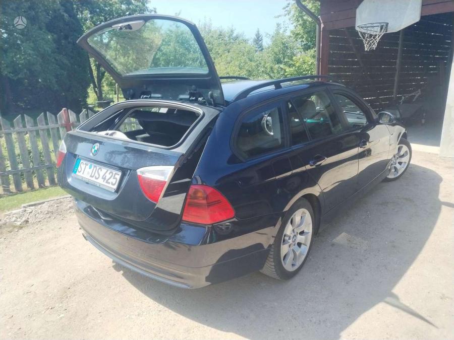 Blue BMW 320 2006 in Marijampole, with an engine capacity of 2.00 L and mileage of 350 thousand km for 3850 €, photo 4 on AUTOMOTO.COM.LV