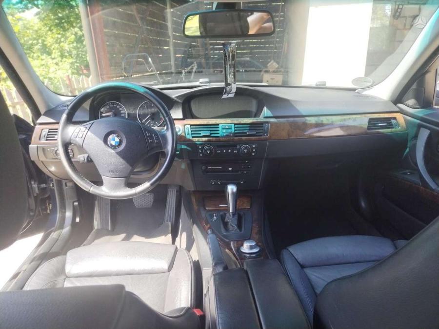 Blue BMW 320 2006 in Marijampole, with an engine capacity of 2.00 L and mileage of 350 thousand km for 3850 €, photo 5 on AUTOMOTO.COM.LV