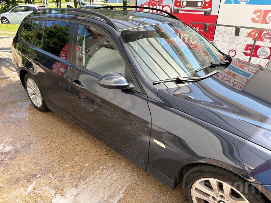 Blue BMW 320 2006 in Riga, with an engine capacity of 2.00 L and mileage of 283 thousand km for 2600 €, photo 3 on AUTOMOTO.COM.LV