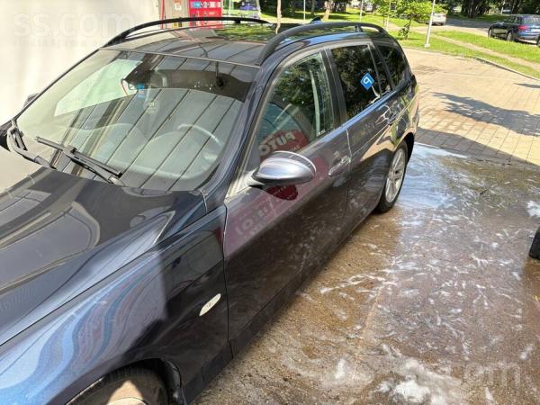Blue BMW 320 2006 in Riga, with an engine capacity of 2.00 L and mileage of 283 thousand km for 2600 €, photo 3 on AUTOMOTO.COM.LV