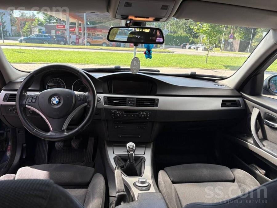 Blue BMW 320 2006 in Riga, with an engine capacity of 2.00 L and mileage of 283 thousand km for 2600 €, photo 6 on AUTOMOTO.COM.LV