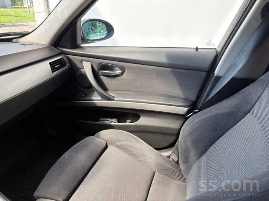 Blue BMW 320 2006 in Riga, with an engine capacity of 2.00 L and mileage of 283 thousand km for 2600 €, photo 10 on AUTOMOTO.COM.LV