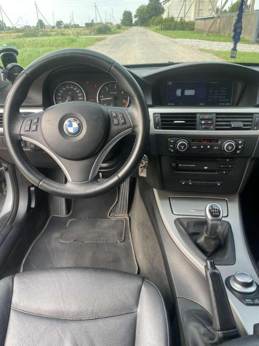 Blue BMW 320 2006 in Vilkaviskis, with an engine capacity of 2.00 L and mileage of 430 thousand km for 2850 €, photo 10 on AUTOMOTO.COM.LV