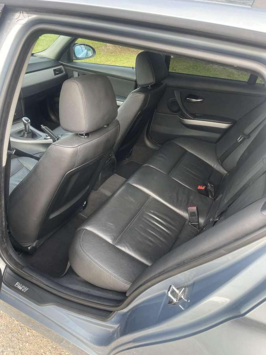 Blue BMW 320 2006 in Vilkaviskis, with an engine capacity of 2.00 L and mileage of 430 thousand km for 2850 €, photo 14 on AUTOMOTO.COM.LV